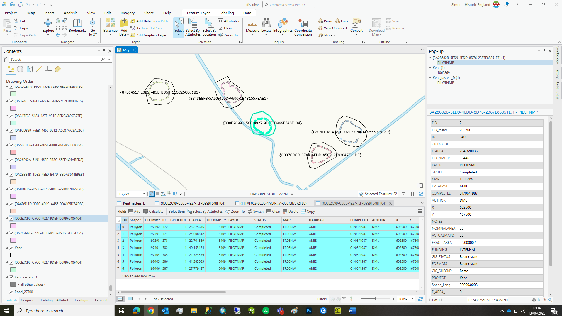 Solved: Dissolving features based on another spatial datas... - Esri Community