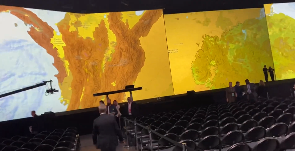 Physical Map on screens at user conference plenary... - Esri Community
